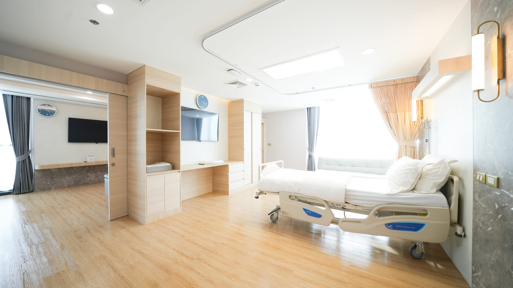 ห้องพักผู้ป่วย Platinum Room (VIP Ward 14) | โรงพยาบาลพริ้นซ์ สุวรรณภูมิ